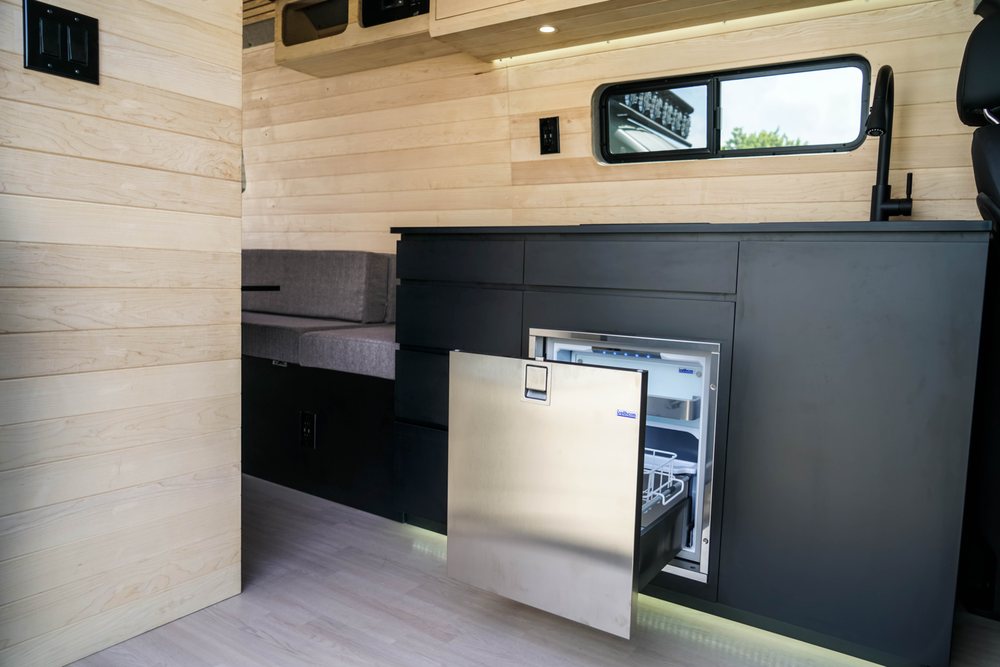 THE VAN MART - 30 Photos & 13 Reviews - 15192 Goldenwest Cir ...