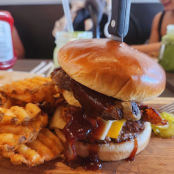 DA BURGER WING HUB - Updated August 2025 - 596 Photos & 203 Reviews ...