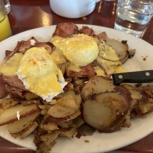 BLUE STAR CAFE & PUB - 393 Photos & 636 Reviews - 4512 Stone Way N ...