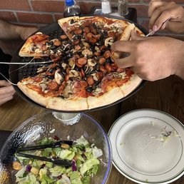 FERRONI’S PIZZA - 122 Photos & 72 Reviews - 347 N Main St, Manteca ...