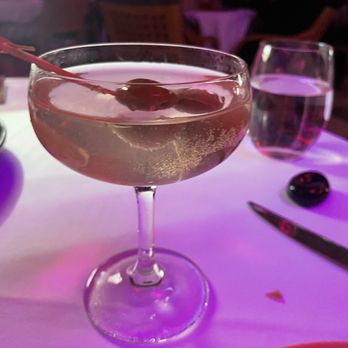 MEROIS - Updated July 2025 - 1084 Photos & 339 Reviews - 8430 Sunset ...