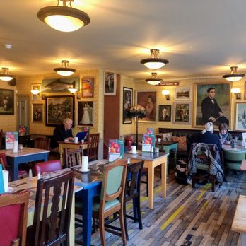 FONDO LOUNGE - Updated August 2024 - 107 High Street, Street, Somerset ...