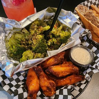 JULZ - Updated January 2026 - 42 Photos & 27 Reviews - 7719 Crittenden ...