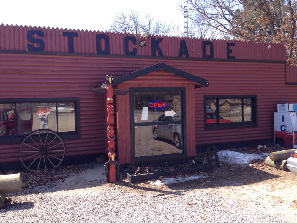STOCKADE VILLAGE MOTEL & CABINS - 13663 Caberfae Hwy, Wellston ...