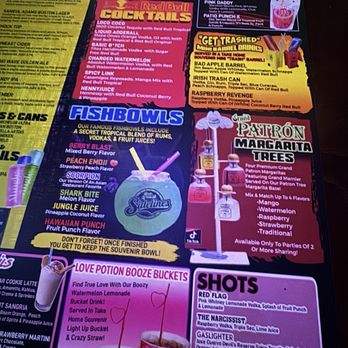 SIDELINES SPORTSBAR & GRILL - Updated July 2025 - 63 Photos & 181 ...