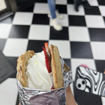 THE CUSTARD HUT - Updated January 2026 - 116 Photos & 155 Reviews ...