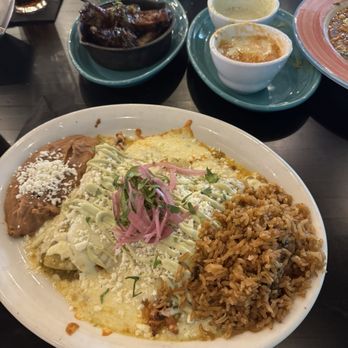 NACHO PADRES - Updated August 2025 - 211 Photos & 84 Reviews - 2121 ...