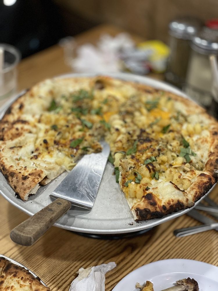 V PIZZA - Updated July 2025 - 474 Photos & 362 Reviews - 1389 Kildaire ...