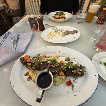 BEATRIX - Updated September 2025 - 3299 Photos & 2672 Reviews - 519 N ...