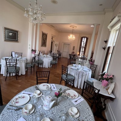 SWAN HOUSE - Updated December 2025 - 24 Photos & 12 Reviews - 225 W ...