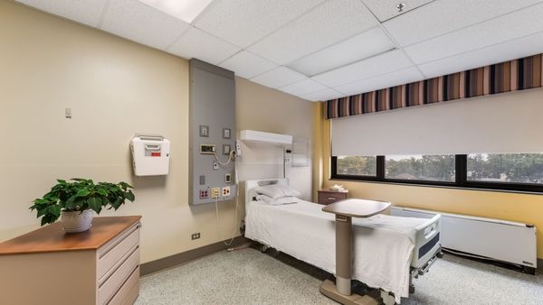KINDRED HOSPITAL CHICAGO NORTH - Updated July 2025 - 28 Photos & 17 ...