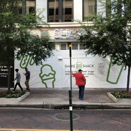 SHAKE SHACK DOWNTOWN HOUSTON - Updated October 2025 - 78 Photos & 66 ...