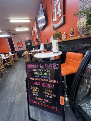 FLYERS CAFE - Updated September 2025 - 31 Photos & 21 Reviews - 18651 N ...