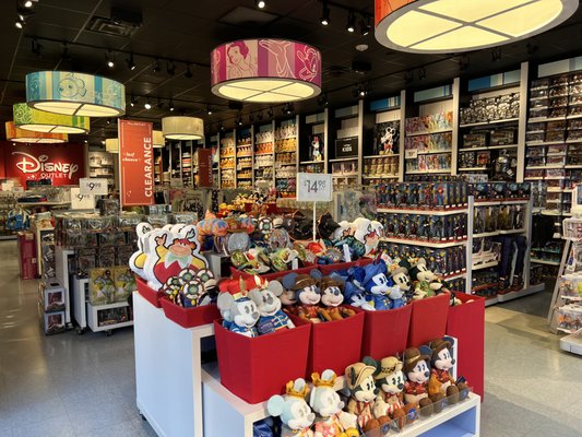 DISNEY STORE - Updated December 2025 - 55 Photos & 40 Reviews - 875 S ...