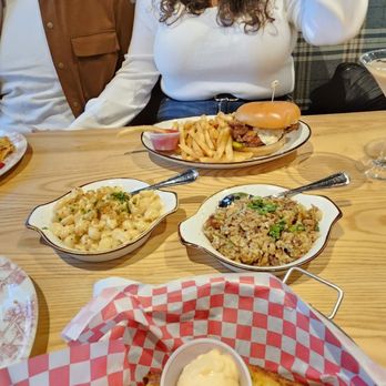 SOUTHERN KIN COOKHOUSE - 1551 Photos & 1318 Reviews - 500 Assembly Row ...