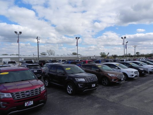 COURTESY FORD - Updated September 2025 - 13 Photos - 3921 W River Dr ...