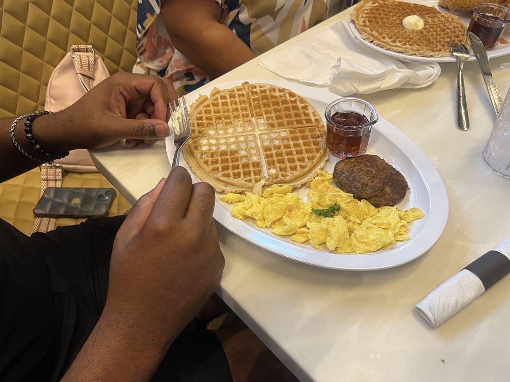 CHICAGO’S HOME OF CHICKEN & WAFFLES - Updated August 2024 - 38 Photos ...