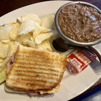 HOBO’S TAVERN - Updated December 2025 - 71 Photos & 181 Reviews - 1411 ...