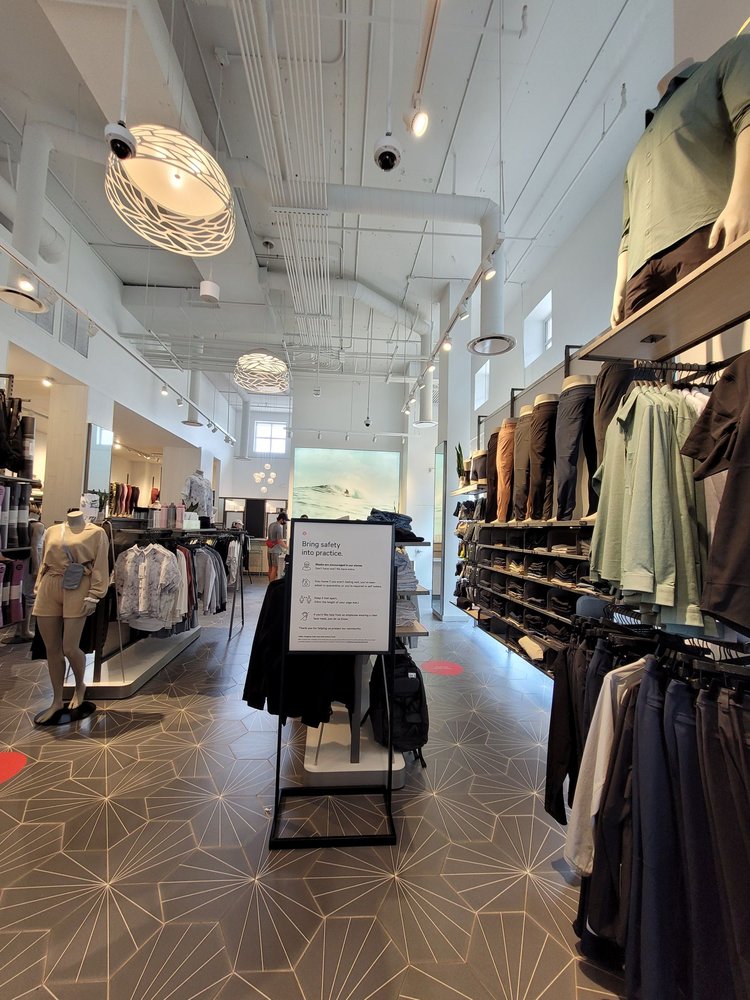 LULULEMON STORE - Updated June 2025 - 197 Photos & 28 Reviews - 3750 ...