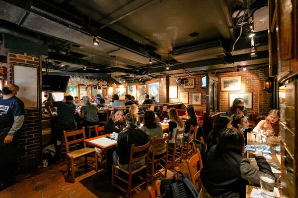 THE TOMBS - Updated February 2026 - 290 Photos & 480 Reviews - 1226 36th St NW, Washington ...