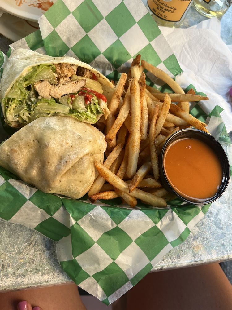 OCEAN DRIVE BAR & RESTAURANT - Updated May 2024 - 113 Photos & 104 ...