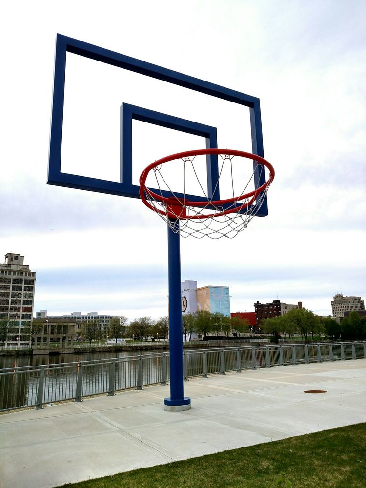 UW HEALTH SPORTS FACTORY - Updated January 2026 - 21 Photos - 305 S ...