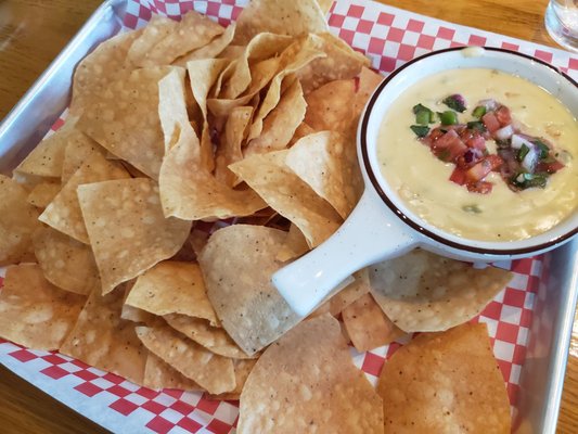 THE HOOCH - Updated August 2025 - 22 Photos - Soundside Inn Hotel Bar ...