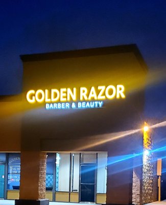 THE GOLDEN RAZOR BARBER & BEAUTY - Updated December 2024 - 15 Photos ...
