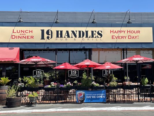 19 HANDLES PUB & GRILL - Updated July 2025 - 480 Photos & 477 Reviews ...