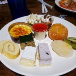 FEAST BUFFET - Updated December 2025 - 2565 Photos & 1521 Reviews - 485 ...