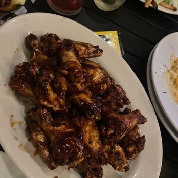 SIDELINES SPORTS BAR AND GRILL - Updated March 2025 - 229 Photos & 196 ...