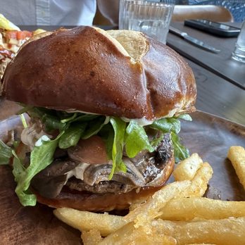 BOURBONS CRAFT KITCHEN AND BAR - Updated September 2025 - 117 Photos ...