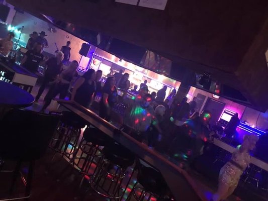 SUNDOWN SALOON BAR - Updated July 2025 - 820 South Macarthur Blvd ...