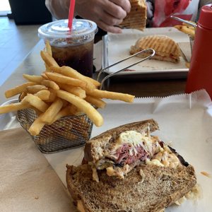 Q’S DELI - 60 Photos & 52 Reviews - 13134 Dairy Ashford Rd, Sugar Land ...