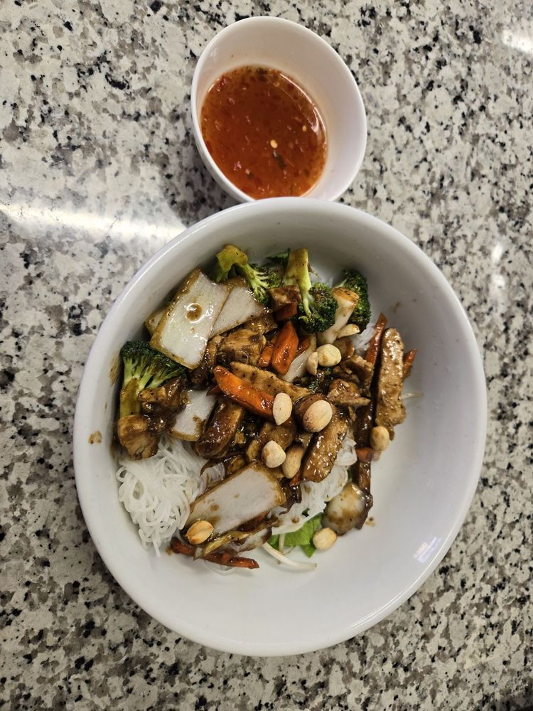 PHO DAT VIETNAMESE CAFE - Updated October 2025 - 70 Photos & 115 ...