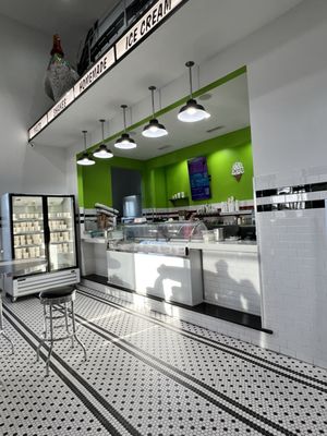 DOOZIES - Updated October 2025 - 77 Photos & 65 Reviews - 4105 S 11th ...