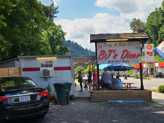 BJ’S DINER - Updated October 2025 - 46 Photos & 49 Reviews - 840 Tsali Blvd, Cherokee, North ...