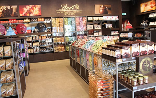 LINDT CHOCOLATE STORE - Kungsparksvägen 80, Kungsbacka, Sweden ...