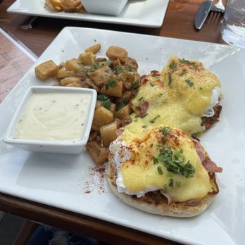 BARNHILL’S CAFE BAR AND GRILL - Updated August 2024 - 20 Photos & 18 ...