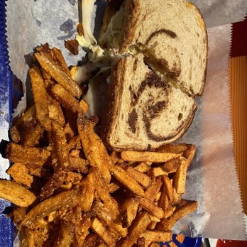 BINGA’S WINGAS - Updated August 2025 - 104 Photos & 105 Reviews - 907 ...