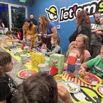 URBAN AIR TRAMPOLINE AND ADVENTURE PARK - Updated January 2026 - 156 ...