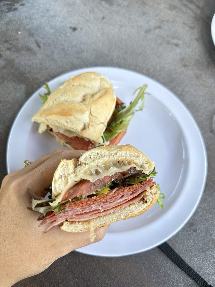 HIGHLAND SQUARE DELI - Updated December 2025 - 46 Photos & 26 Reviews ...