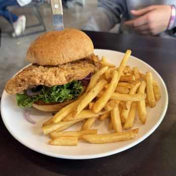 THE MASH HOUSE - Updated November 2025 - 247 Photos & 140 Reviews - 10 ...