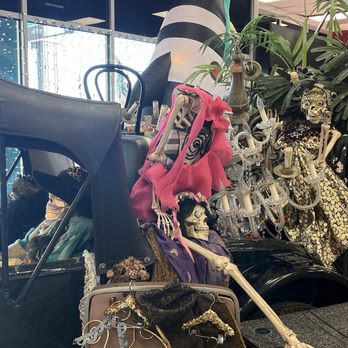 UNCLE JUNKEE - Updated January 2026 - 38 Photos & 15 Reviews - 299 E ...