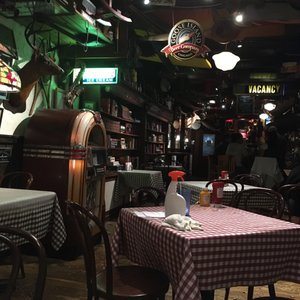 MITCHELL STREET PUB - 109 Photos & 147 Reviews - 426 E Mitchell St ...