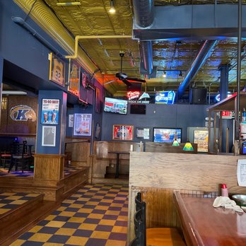 WATER STREET TAVERN - Updated October 2025 - 48 Reviews - 132 S Water ...