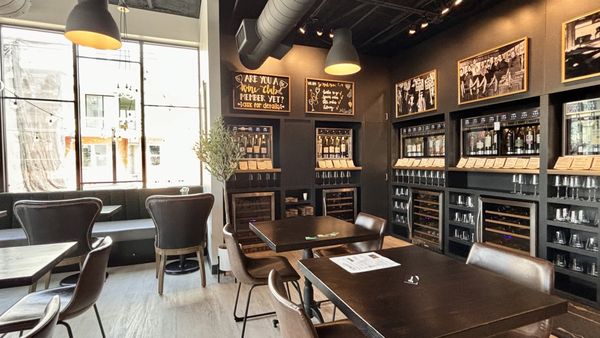 SALUTE WINE BAR - Updated May 2024 - 11 Photos - 212 Carroll St, Fort ...