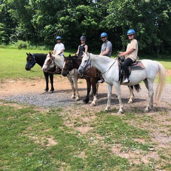 CIRCLE R RANCH - Updated December 2025 - 20 Photos & 28 Reviews - 4151 ...