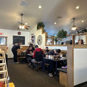 BACK BURNER FAMILY RESTAURANT - Updated August 2025 - 205 Photos & 469 ...