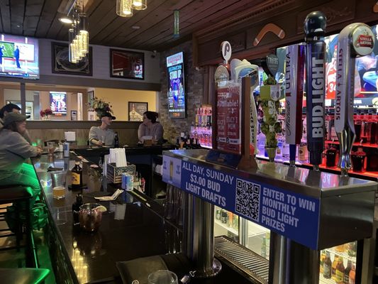BOOMERANG BAR & GRILL - Updated July 2024 - 54 Photos & 114 Reviews ...